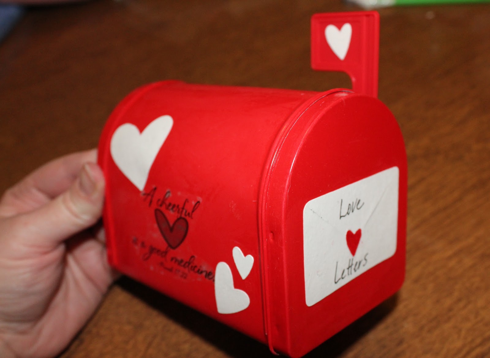 Family Love Letters in a Valentine's Mailbox! - Mom Endeavors