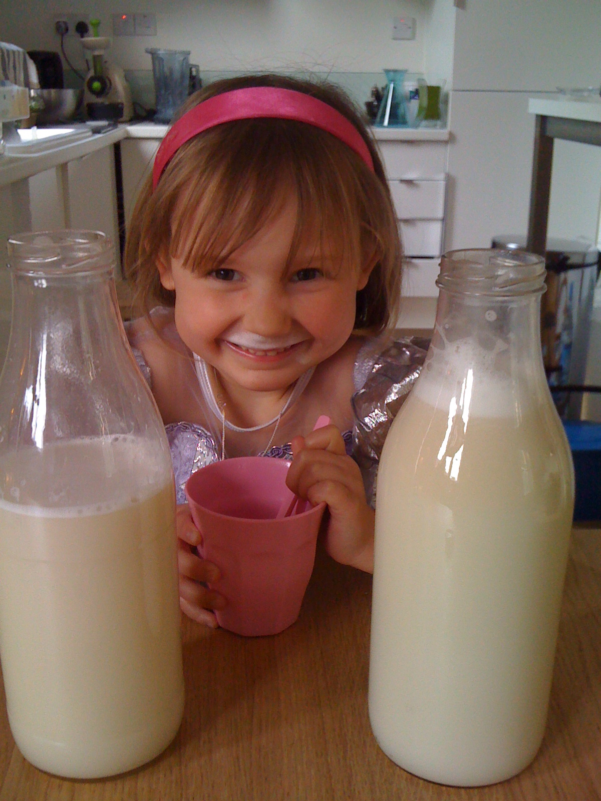 eat. by Emily Dawson. imagineican: make Mine Almond Milk!