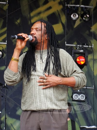 Reggaediscography: GLEN WASHINGTON - DISCOGRAPHY: (Reggae Singer)