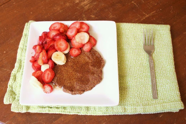 Raw cinnamon banana pancakes