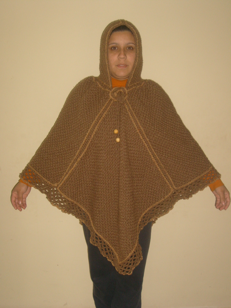 YARA ART: Ponchos com Capuz em tear quadrado