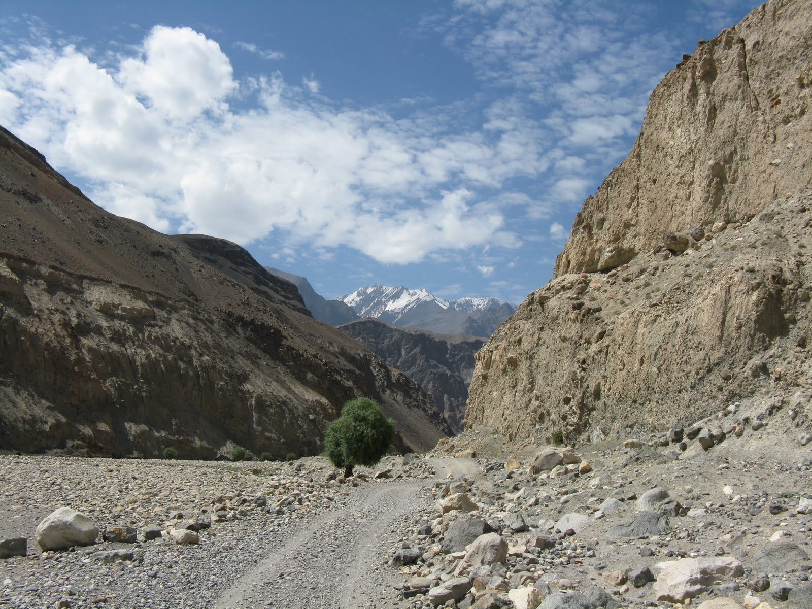 Kurze Sommertour durch Mittelasien: Abfahrt ins Bartang, von Shurali ...