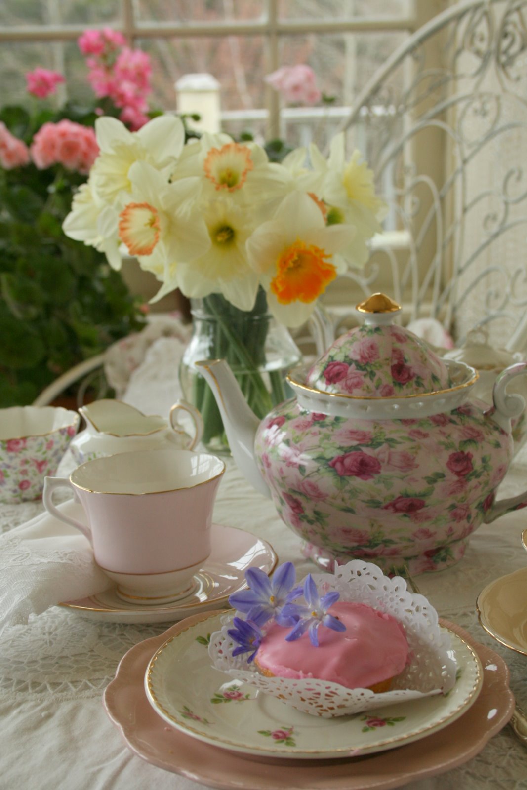 Aiken House & Gardens: A Spring Tea