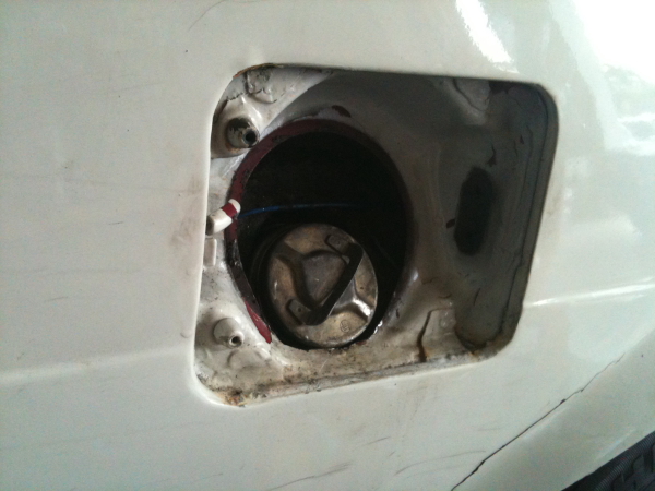 My Rolla's Journey.: AE86 Fuel Tank into a KE70.