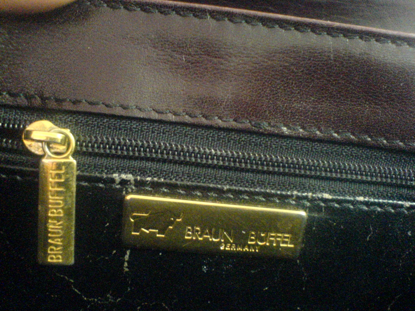 THE BAGBLOGSHOP.: BRAUN BUFFEL SLING HANDBAG (SOLD)