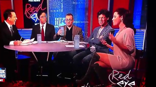 Celebrity Wallpaper: S.E. Cupp Lots-o-Leg, Lots-o-Boots