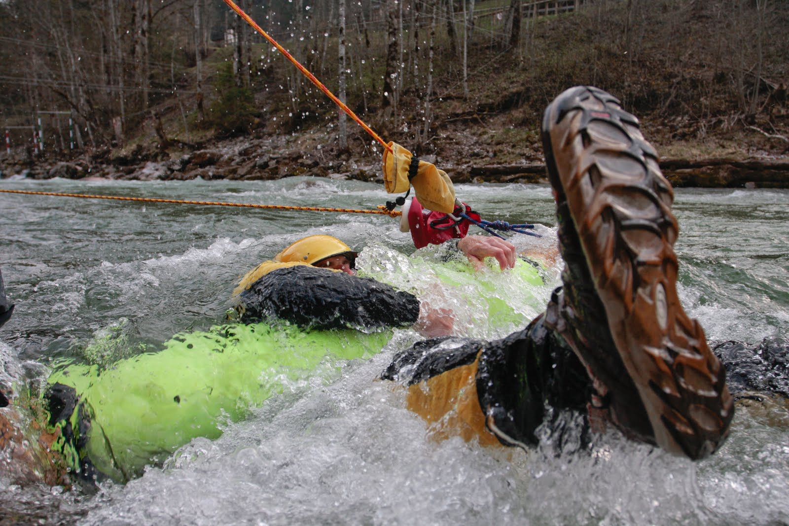 Foto Verbot: Swiftwater Rescue Technician Kurs (Wildalpen)