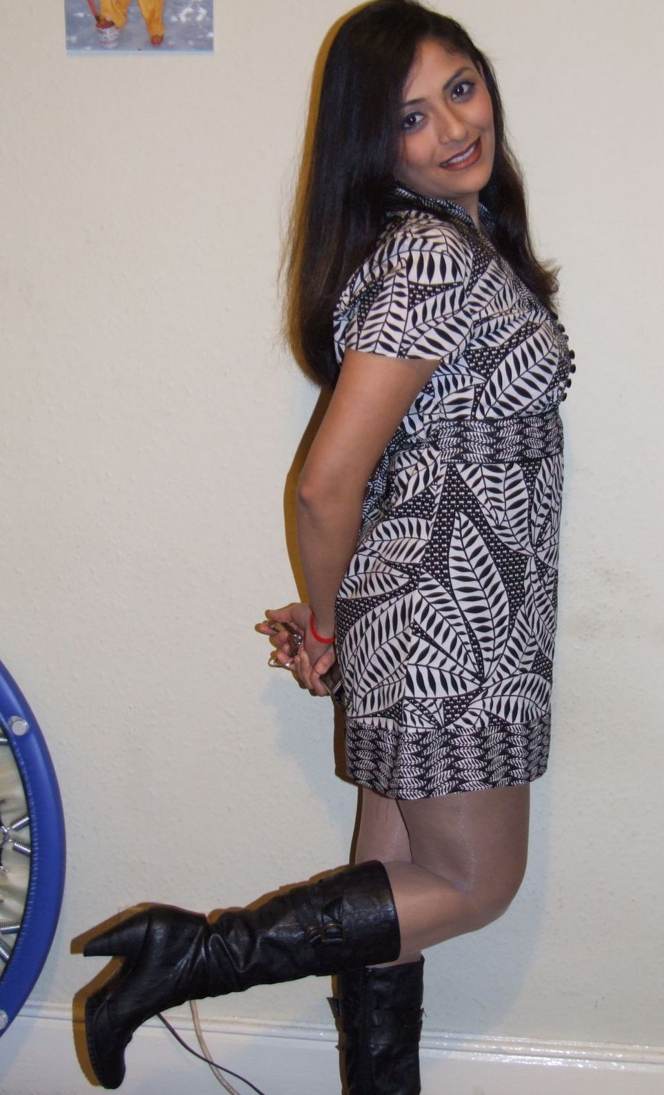 Desi Footwear: December 2010