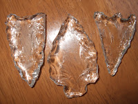 bushcraft in britain: Knapping arrow heads from glass