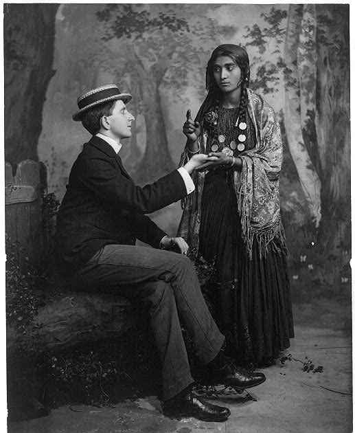 Gypsy Magic: Gypsy Fortune Telling