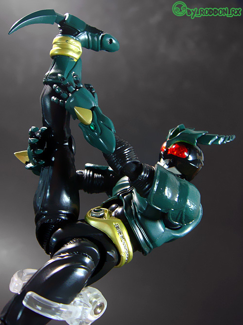 Show กะ RODDON_RX: S.H.Figuarts Kamen Rider Gill