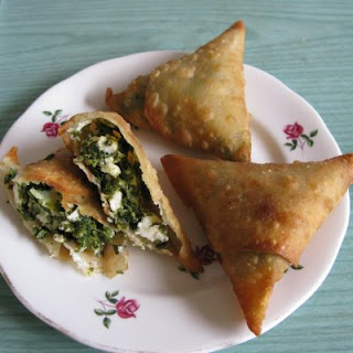 Chachi's Kitchen: Cheese and Spinach Samosa