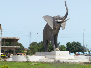 DSU in Guinea 2009: Conakry Monuments and Statues