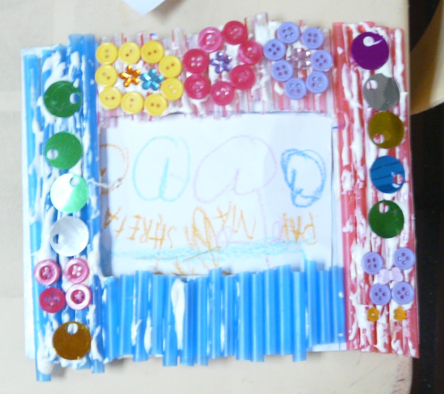 I love crafts: April 8, 2010: straw picture frames