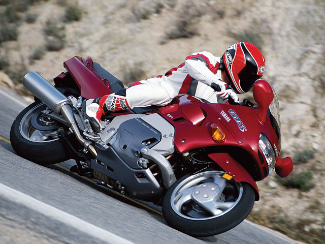 Motorcycle Review's: Yamaha GTS1000
