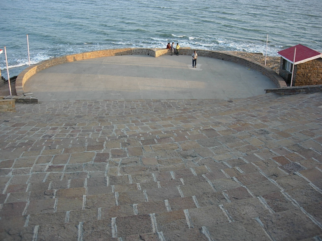 The Dilettante Photographer: Sunset point, Diu