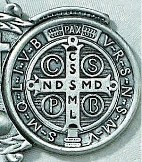 Semangat Katolik: Makna dari medali St. Benedictus