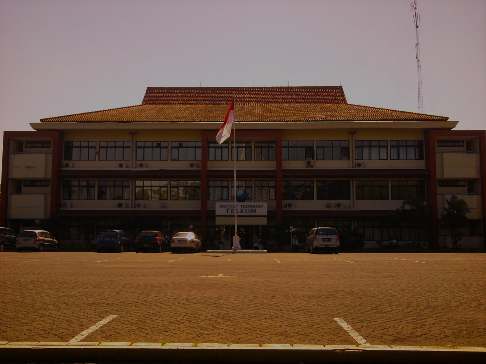 Foto-Foto edisi Bangunan Kampus IT Telkom Diposkan oleh dimas ~ GUARDIAN