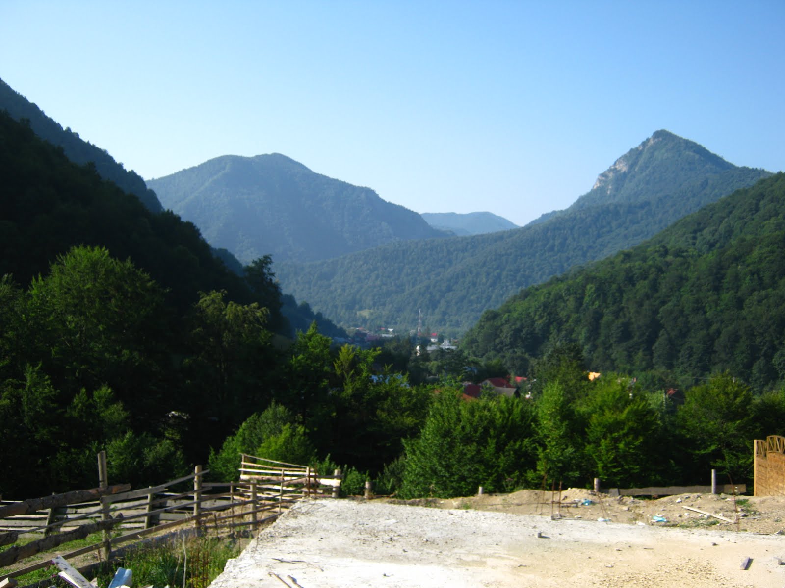 Cuvinte...: Excursie la Lepsa