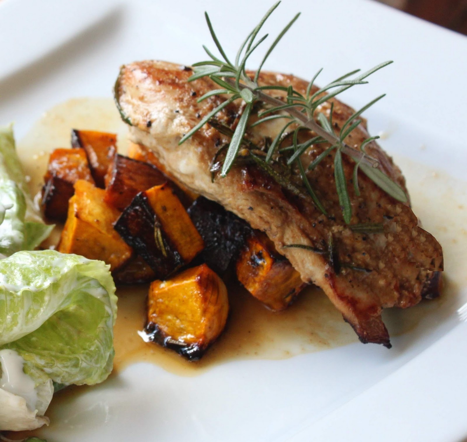 Mangiare: Pechuga de pollo a la plancha c/auyama rostizada en romero y miel