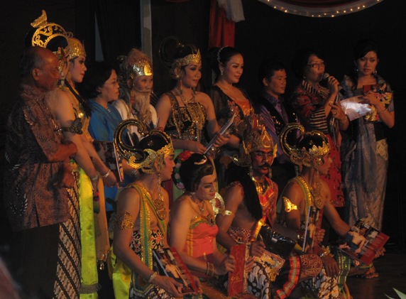 keramiekworkshop suriname: Indo Fair in het Javaans cultureel centrum ...