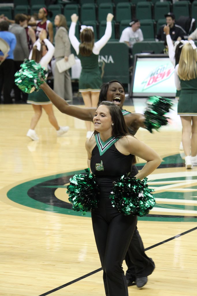 drakesdrumuk: UNC-Charlotte Cheerleaders