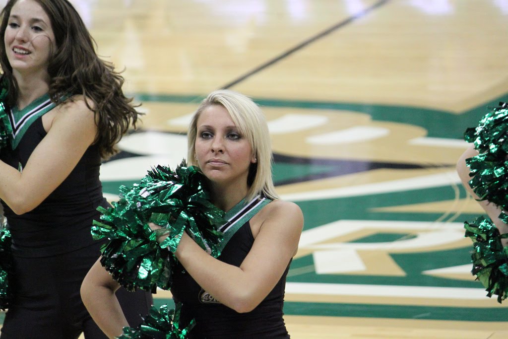 drakesdrumuk: UNC-Charlotte Cheerleaders