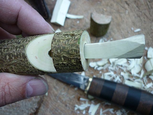 Jon Mac.Spoon Carving First Steps: A Simple Wooden Whistle...