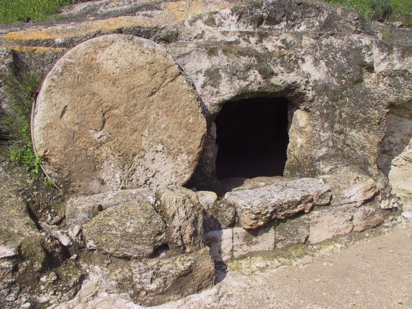 faithbuilder: Tomb of Jesus ----Stone rolled away--Jesus Resurrected ...