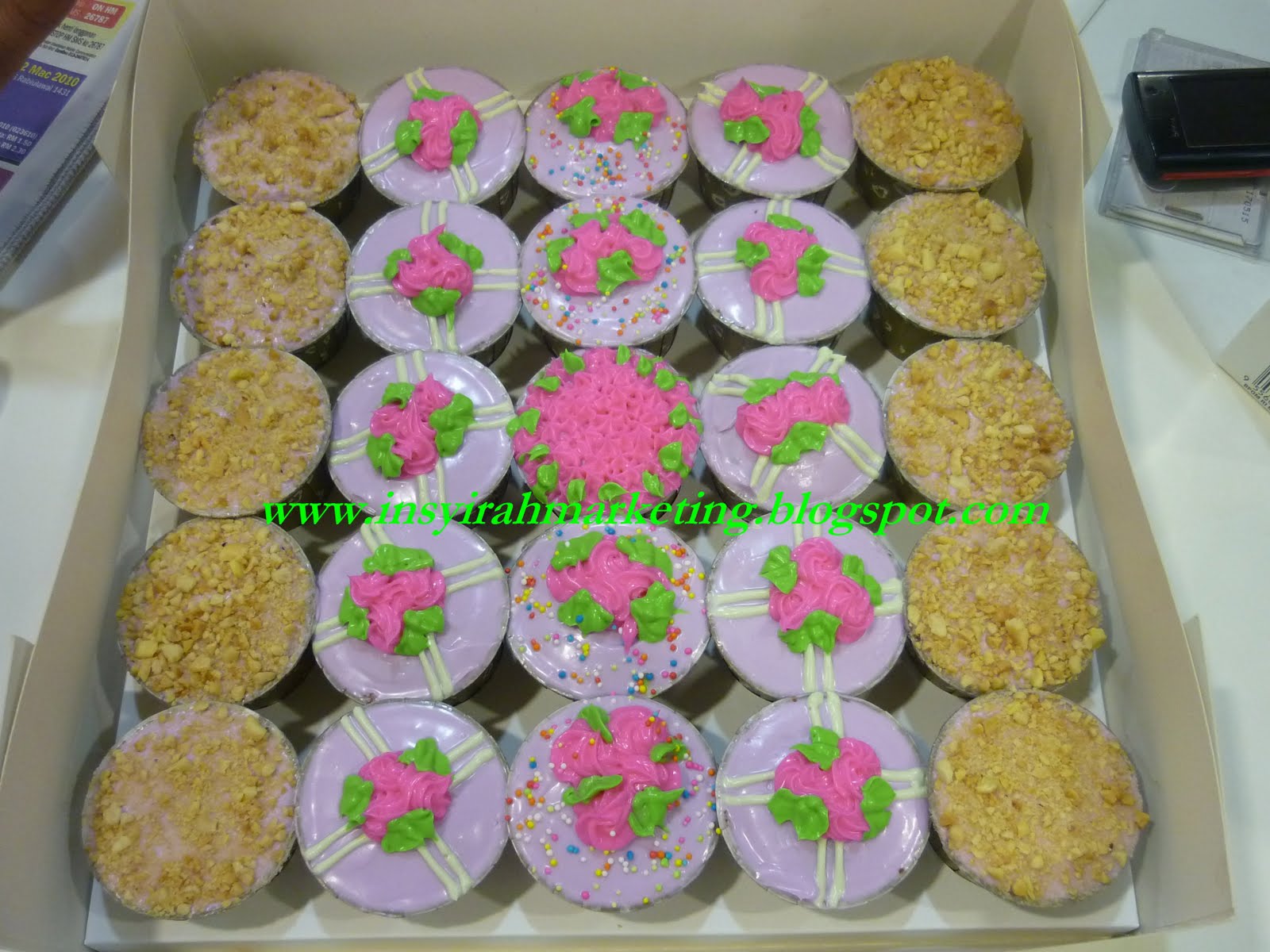 Chocolates for All: KOLEKSI KEK CAWAN COMEL