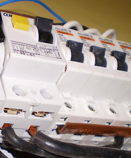 Electrical Installation Wiring Pictures: 1-Phase ELCB Connection Pictures