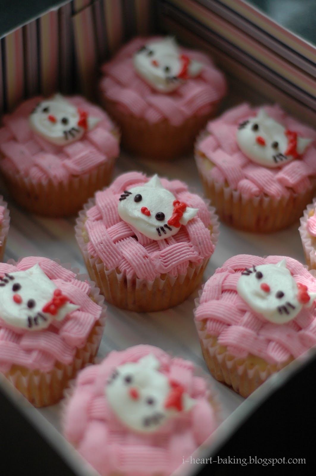 i heart baking!: fresh strawberry hello kitty cupcakes