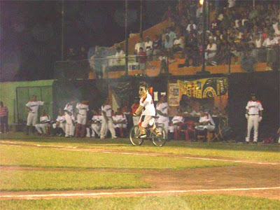 BATEO Y CORRIDO: PUREROS DE COMPOSTELA