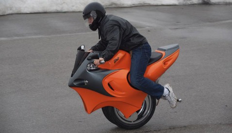 imfoalvarez: LA MOTOCICLETA DE UNA SOLA RUEDA: POTENTE, CÓMODA Y ECOLÓGICA