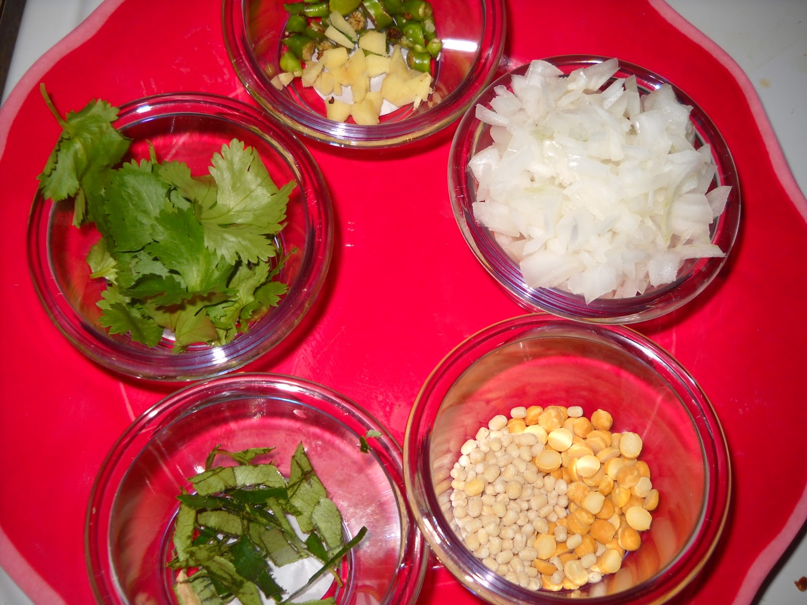 Savitha's Kitchen: Onion Oothappam