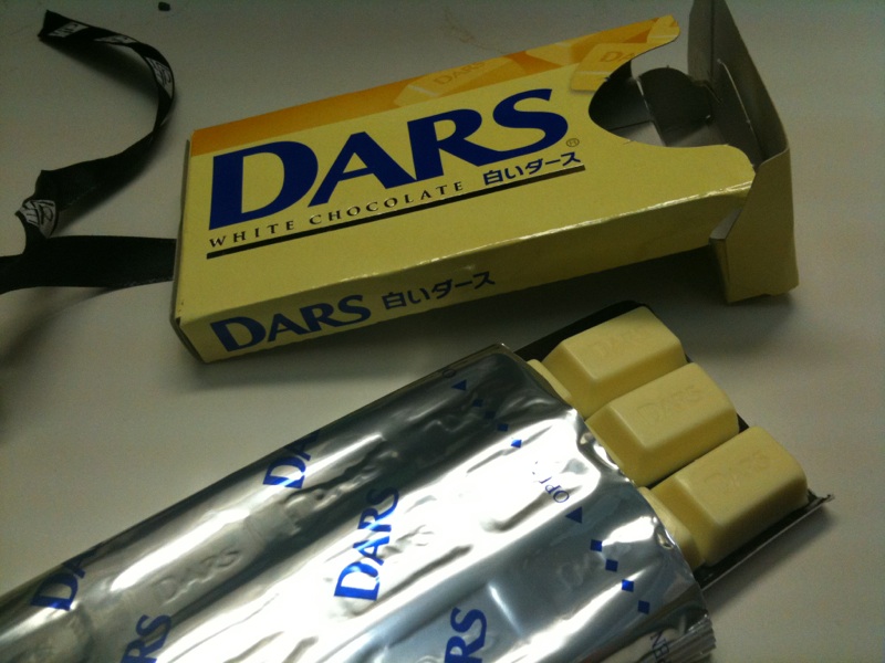 SWEETS: dars white chocolate