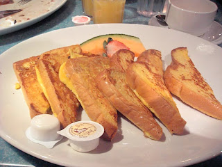 The Breakfast Tour: Fran's Diner, College & Yonge, Toronto