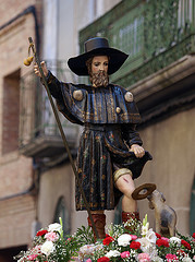 Entre lo divino y lo humano: SAN ROQUE Y EL PERRO QUE LE SALVÓ LA VIDA