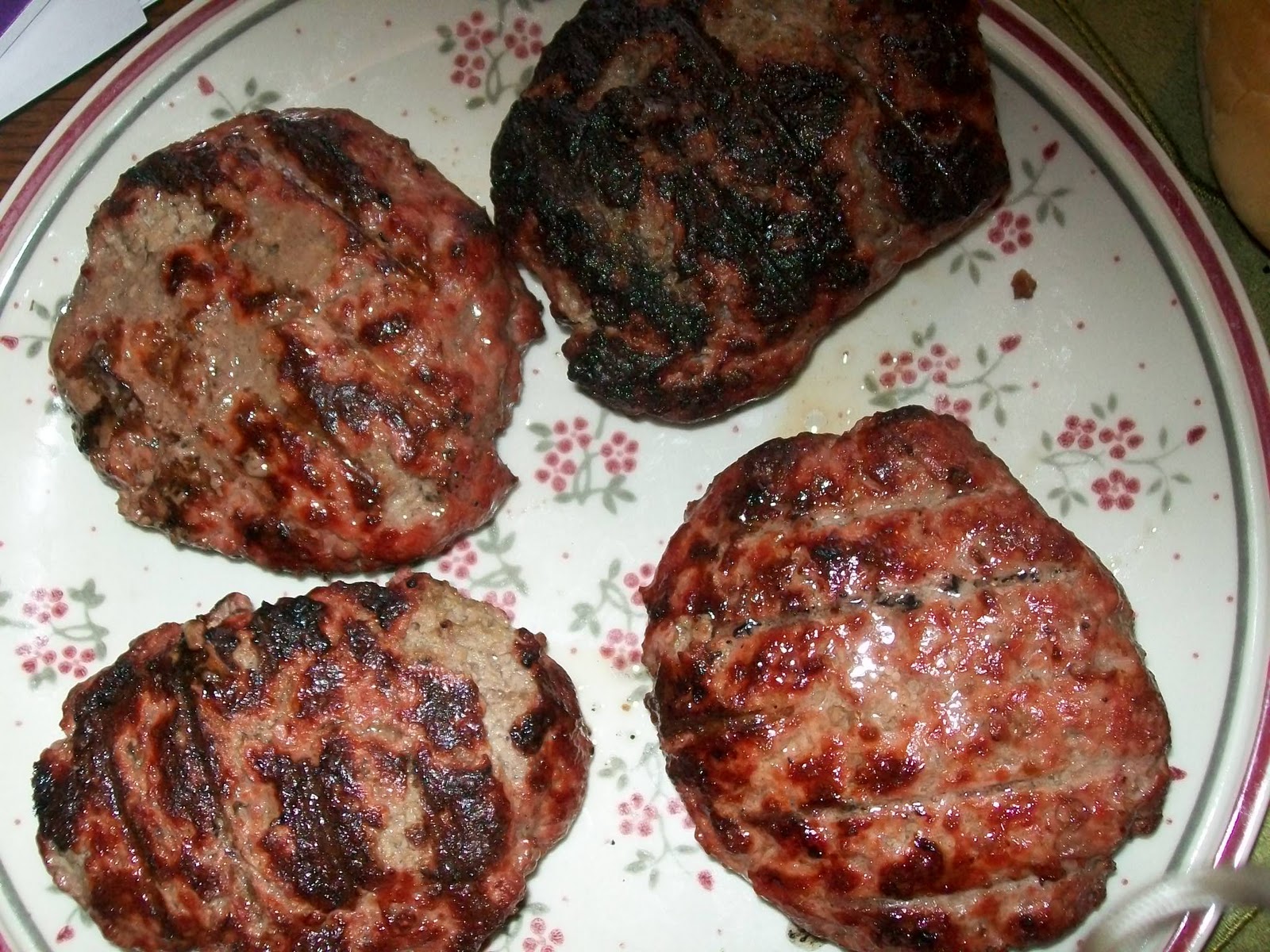 Michigan Cottage Cook: CHERIE INN BURGER--MICHIGAN COTTAGE--STYLE