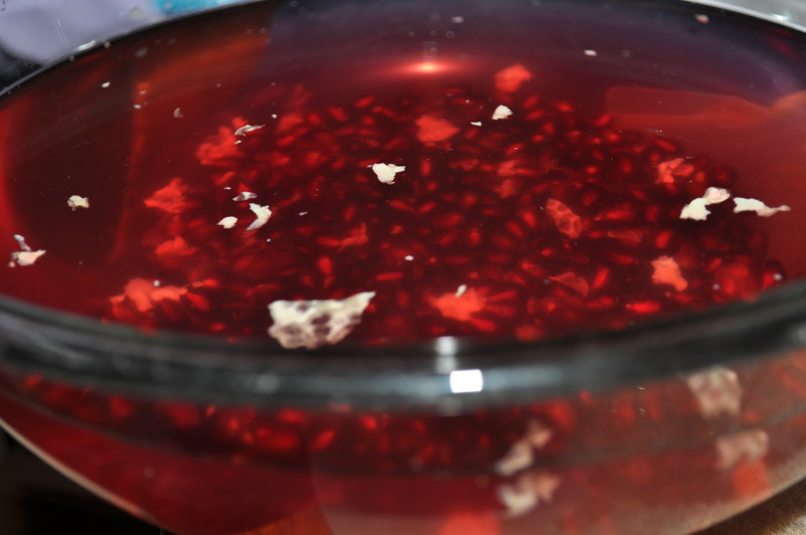 Michigan Cottage Cook: HOW TO TELL WHEN A POMEGRANATE IS RIPE.