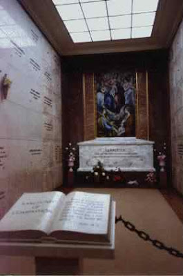 Williams Gate: The Original Gravesite for Karen Carpenter.