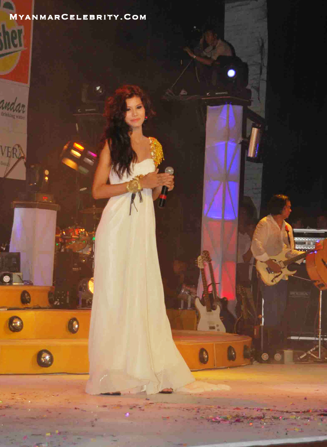 Myanmar Singer, Chan Chan Perform @ 7 Golden Girls Concert | Myanmar ...