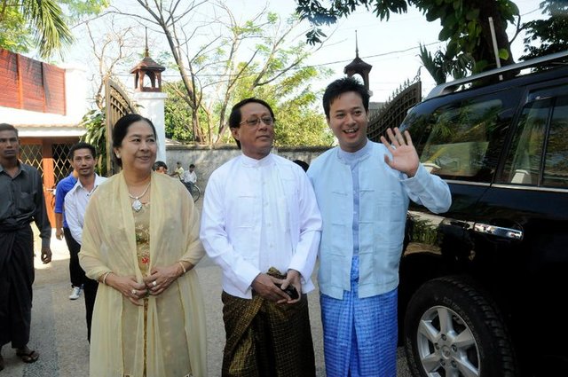 Pyay Ti Oo Asking formally for the hand of Eaindra in marriage ...