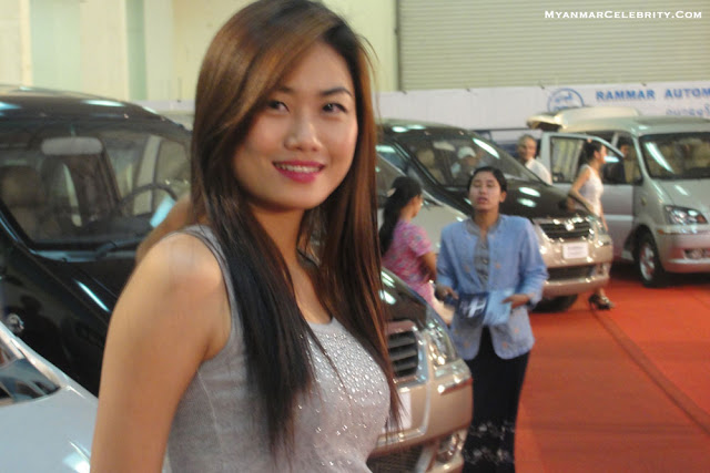 လွ်ိဳဝွတ္ဥယ်ာဥ္: Myanmar Hot Model Girls with Gray Vest @ Car Show 2011