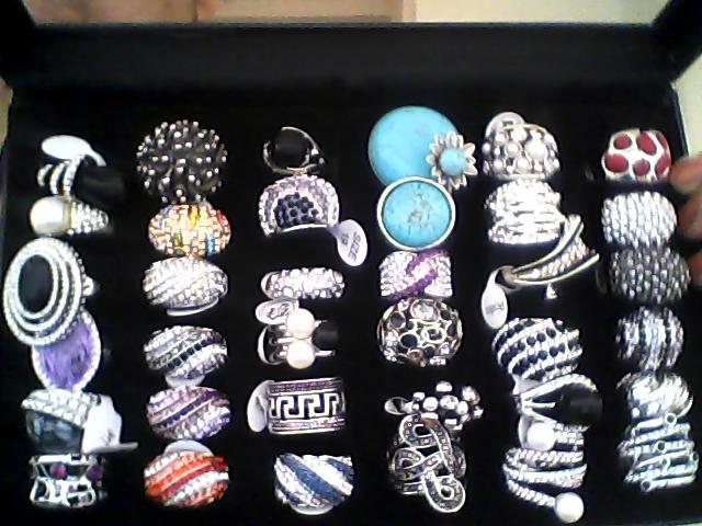 Alta bisutería a 19 euros: Primer día en la rodio shop!