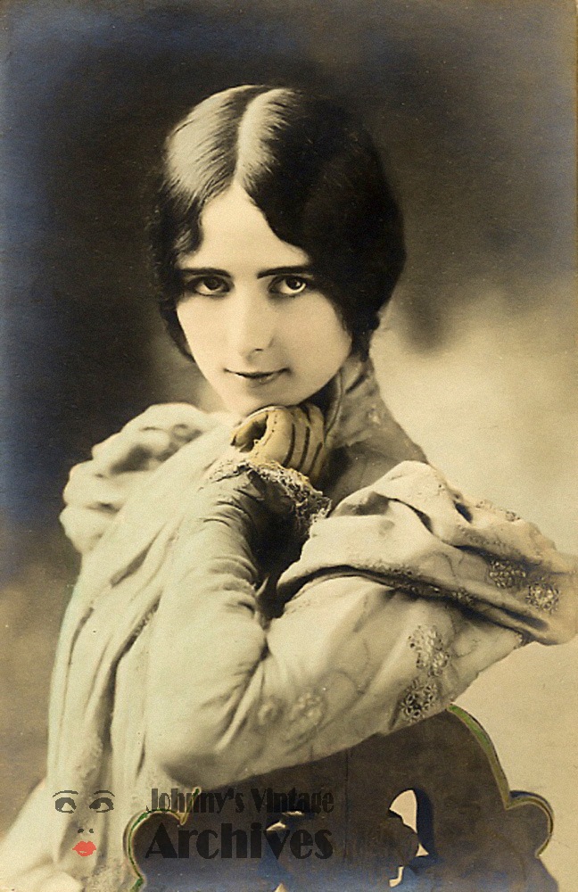 Johnny's Vintage Fashion Archives: De Merode