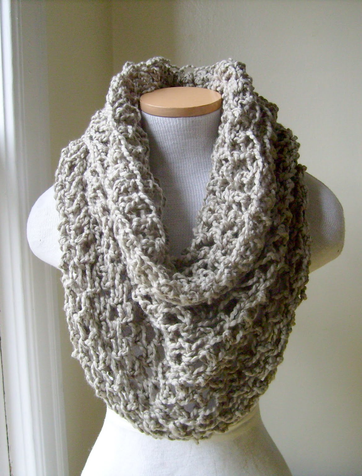 Queen Heron Creations: Organic Cotton Cowl White Sage