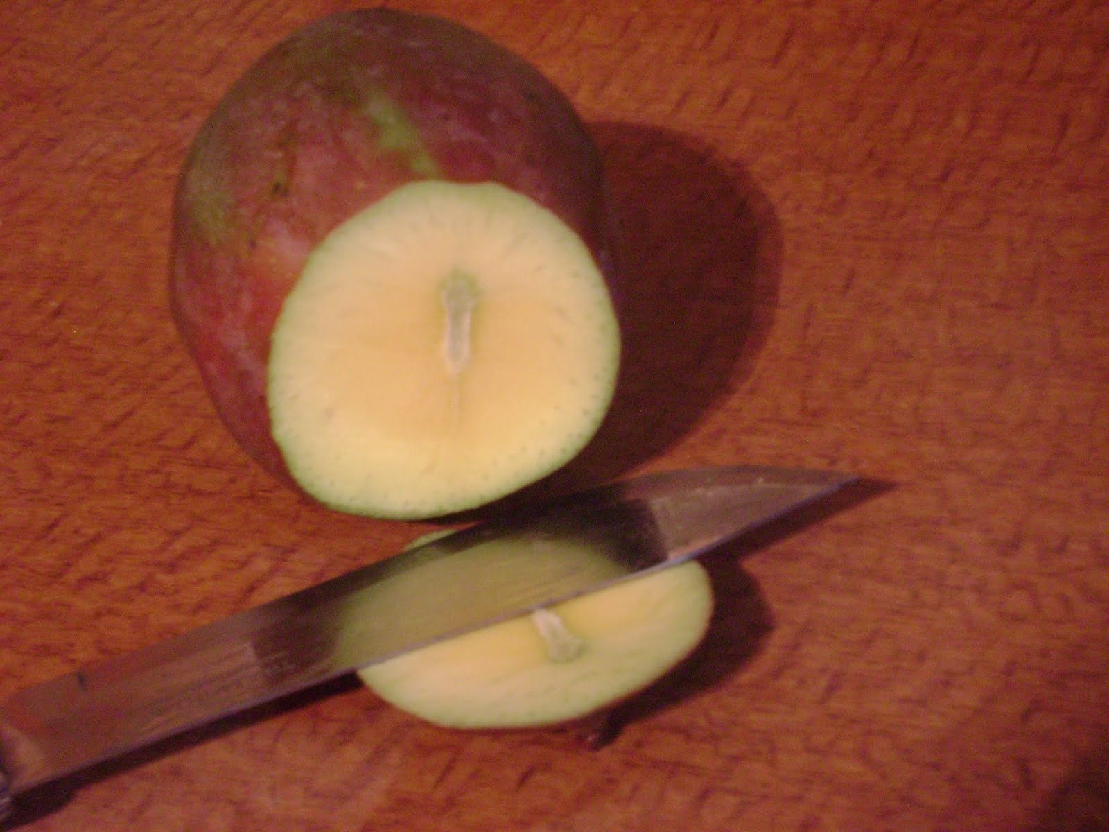 How to Peel & Slice a Mango - La Cocina de Leslie