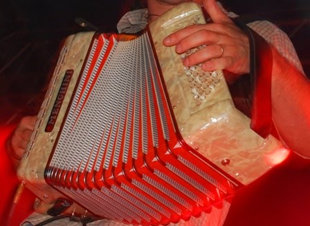 CTG RANCHO DOS TROPEIROS: Instrumento Símbolo do Rio Grande