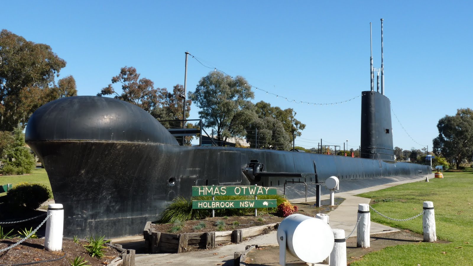 Garry and Rani Appleby: HMAS Otway, Holbrook NSW